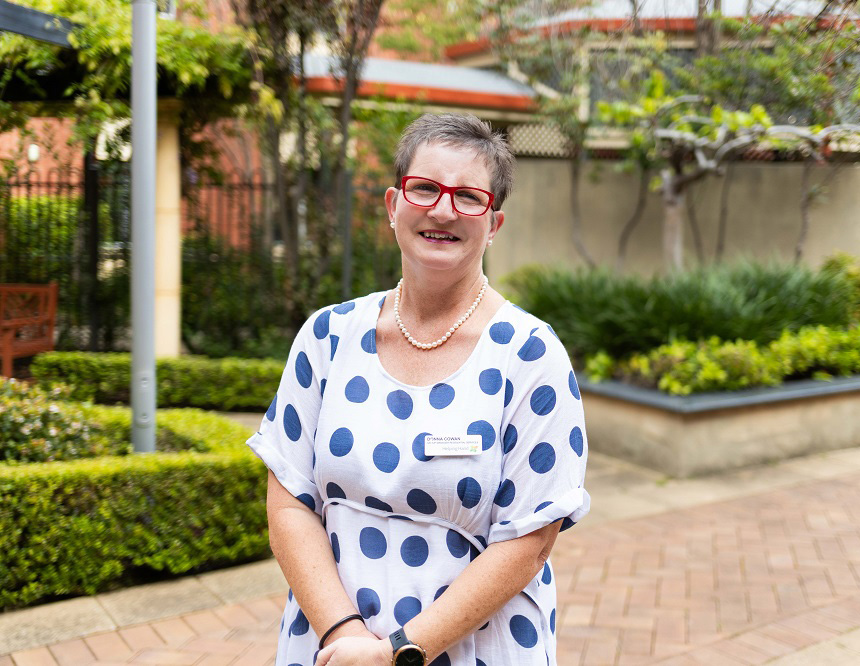 Donna – Helping Hand